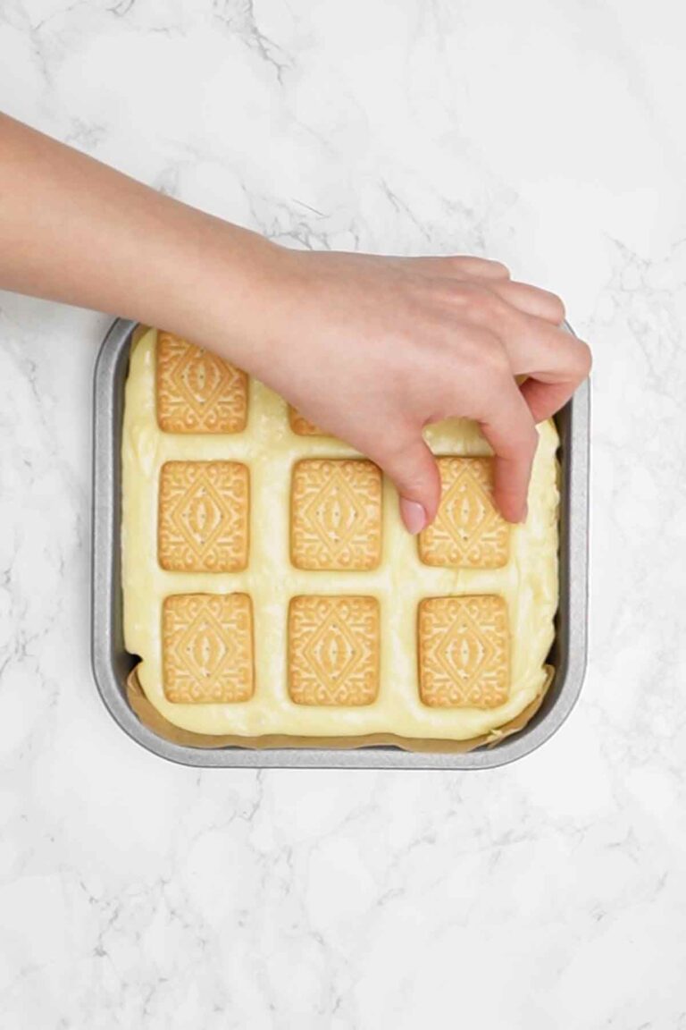 Custard Cream Traybake Slice (No-Bake)