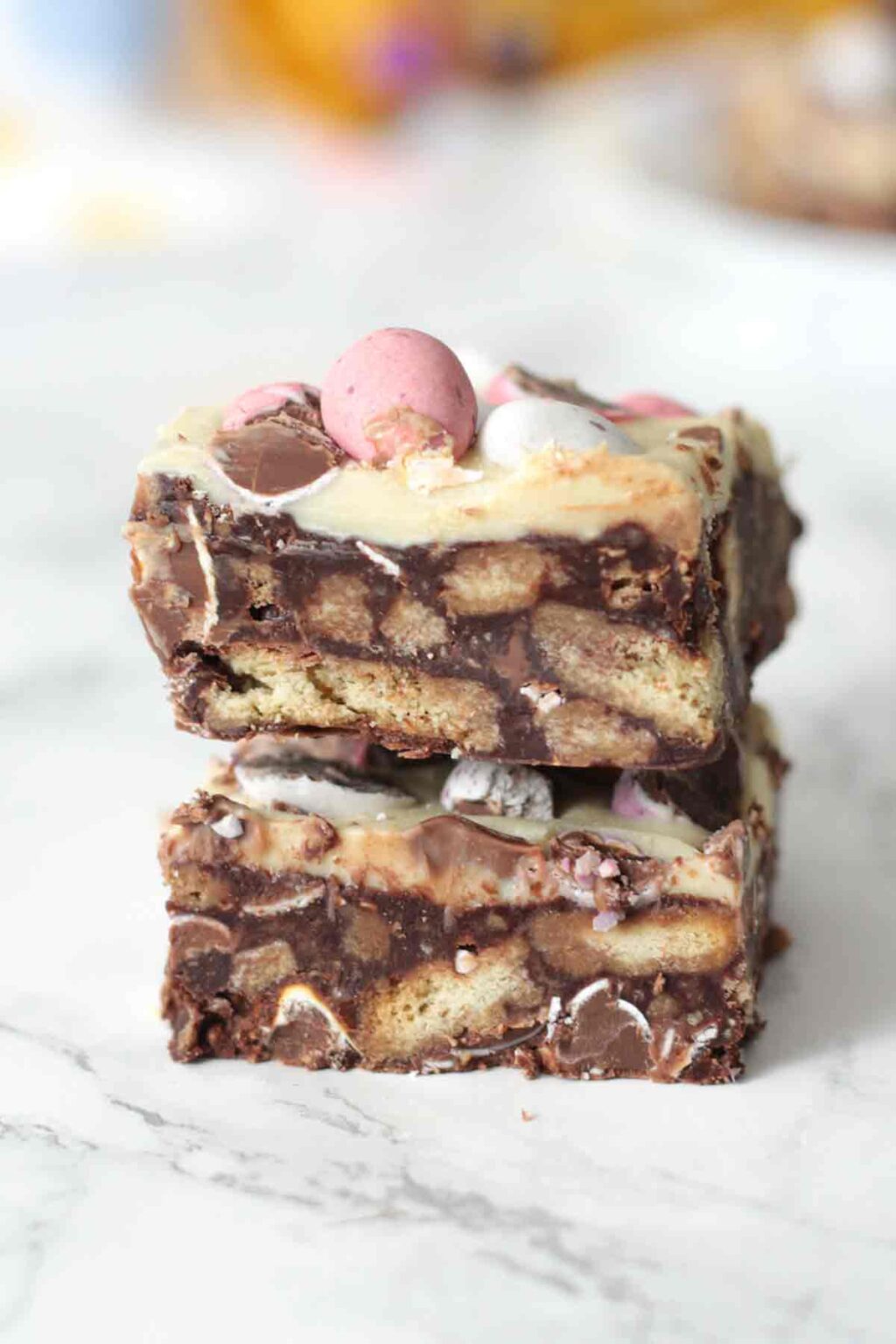 Easy Mini Egg Tray Bake (No-Bake)