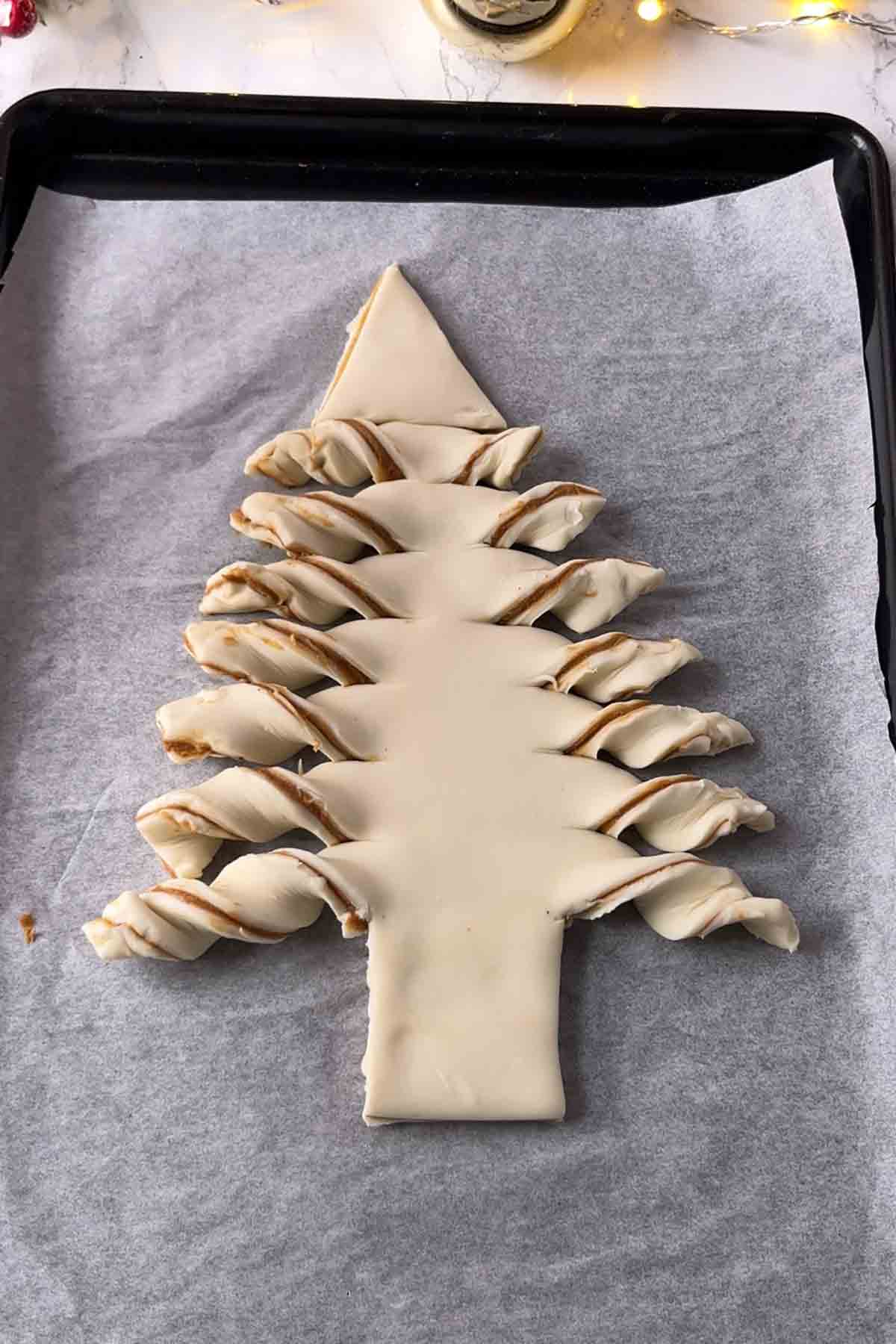 Biscoff Puff Pastry Christmas Tree