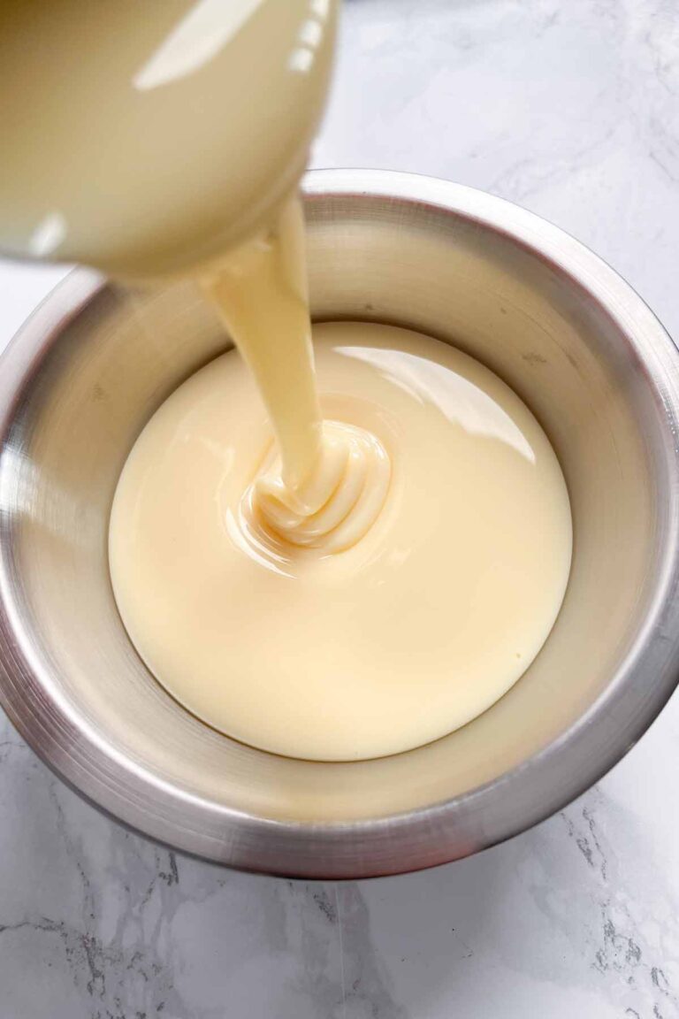 Evaporated Milk Vs Condensed Milk - What's The Difference?
