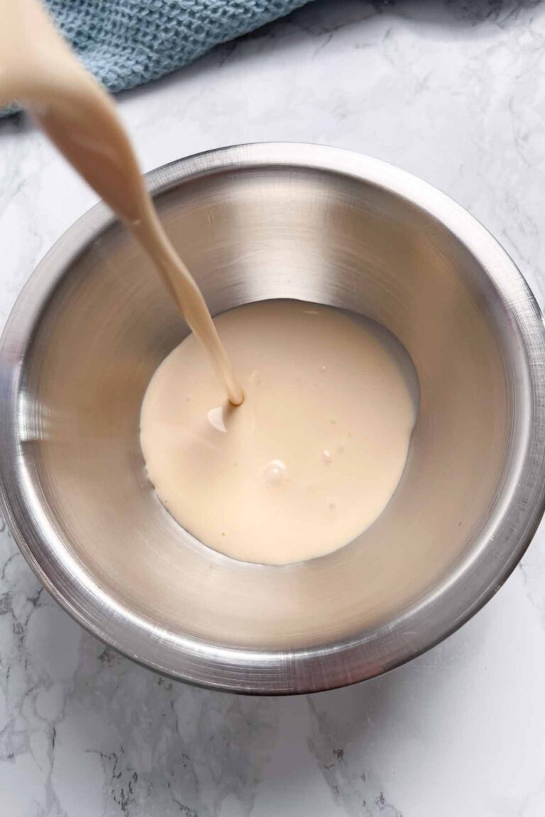 Evaporated Milk Vs Condensed Milk - What's The Difference?